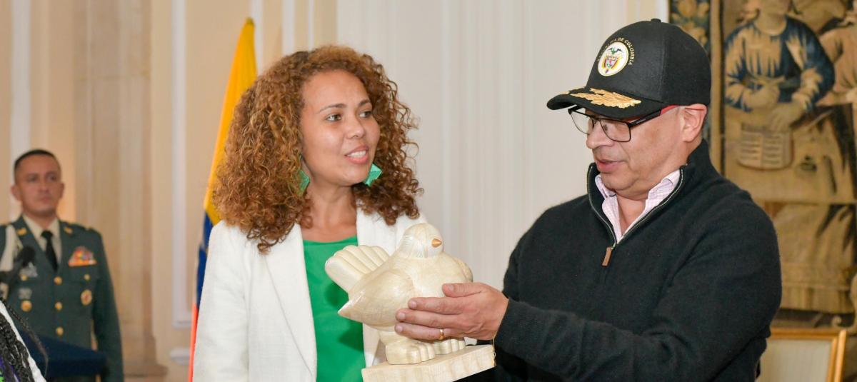 'Te quieren echar porque eres negra y de Tumaco': Presidente Petro a la ...