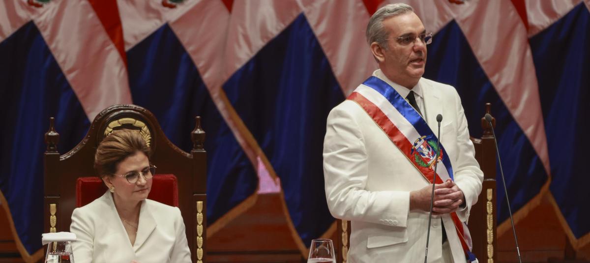 Luis Abinader asume presidencia de República Dominicana para su segundo ...