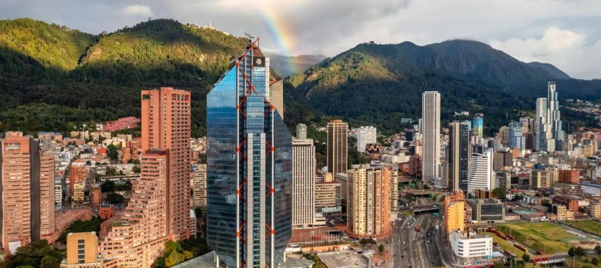 Viva la Fórmula 1 en vivo en la Torre Atrio de Bogotá: una experiencia ...