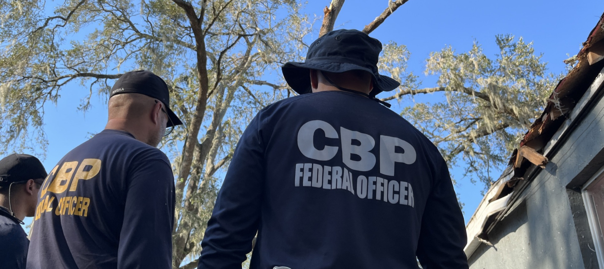 CBP busca trabajadores para las deportaciones de Trump y ofrece un gran ...