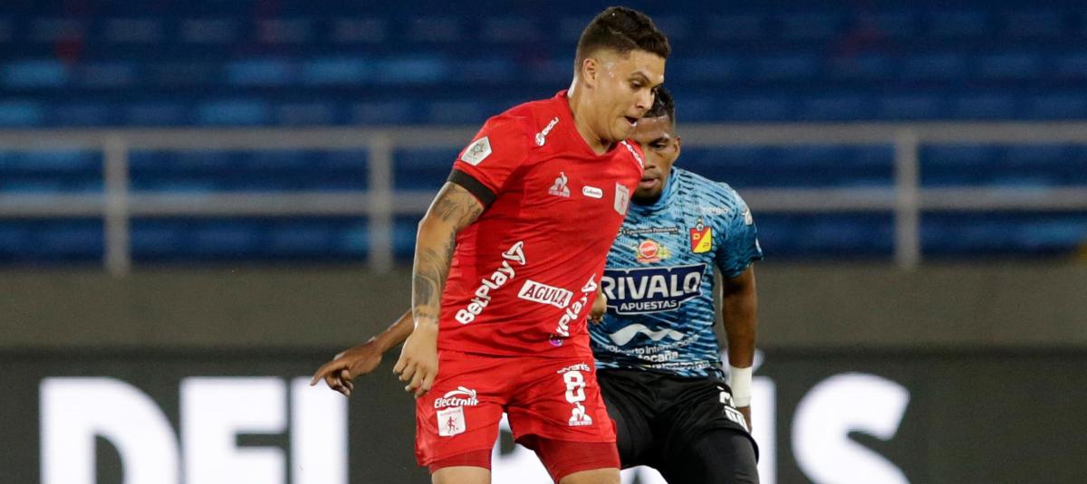 Juan Fernando Quintero deslumbra con genial pase, desde su campo, para ...
