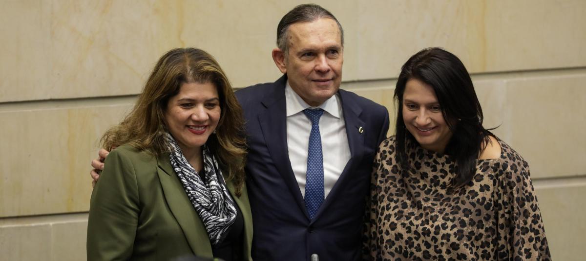 Lorena Ríos y Paola Holguín son las nuevas vicepresidentas del Senado