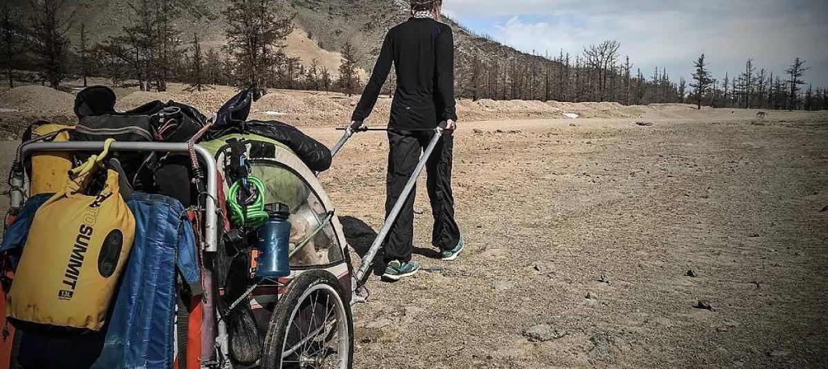 Angela Maxwell, la mujer que decidió darle la vuelta al mundo a pie sola