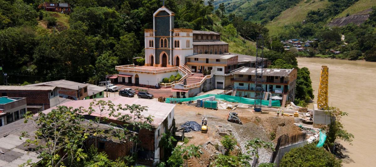 Ejército frustró atentado con explosivos en la vía que de Puerto Valdivia conduce a Hidroituango ...