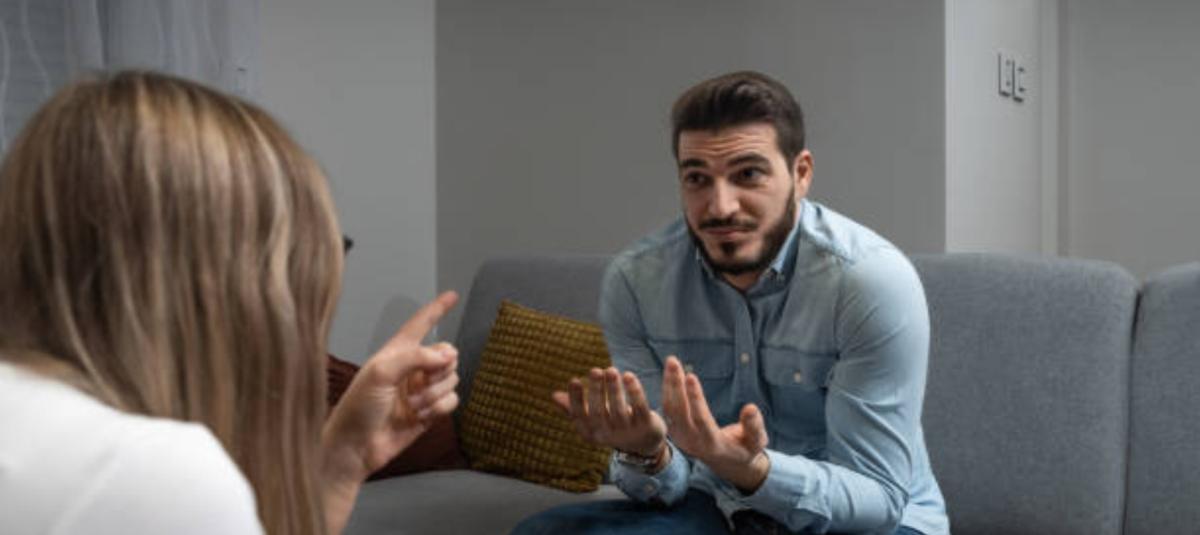 Las señales que delatan a una persona manipuladora, según expertos en ...