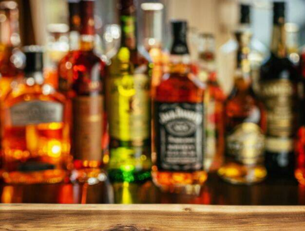 Nutricionista advierte que las bebidas alcohólicas con color provocan ...