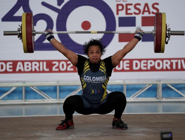 Brillante actuación de Mari Leivis Sánchez en el Mundial de pesas: conquistó dos medallas de ...