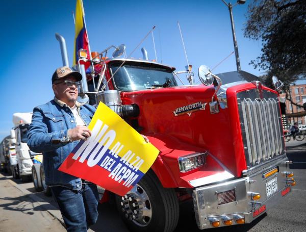 EN VIVO | Paro de transportadores en Colombia por aumento del ACPM ...