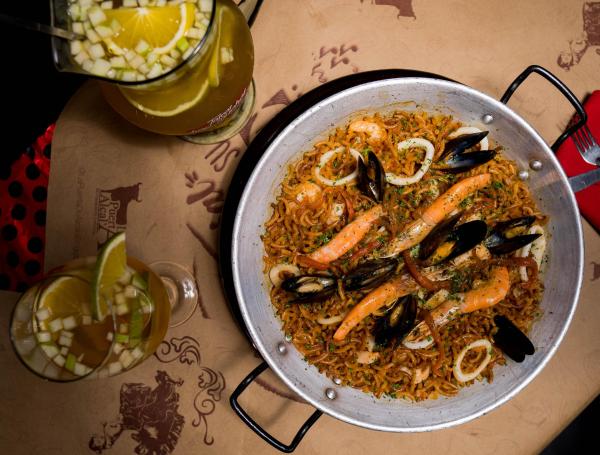 El restaurante que reúne la magia del flamenco y la gastronomía ...