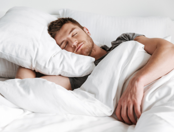 ¿Duerme boca arriba o boca abajo? Esto es lo que dice la psicología