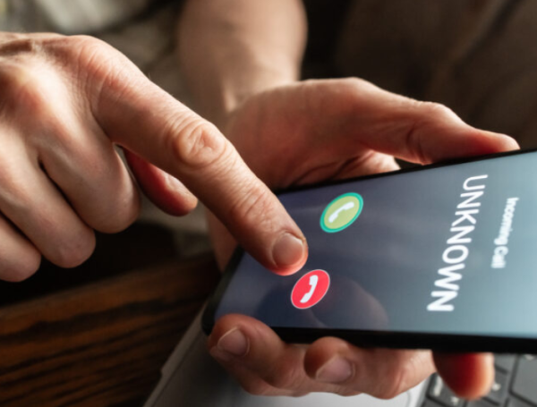 Los cuatro prefijos de teléfono a los que jamás les debe responder una ...