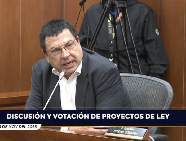 Sorpresivo respaldo de expresidente Álvaro Uribe a hijo del senador ...