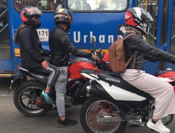¿Habrá restricción para parrillero en moto en Bogotá para 2025? Esto respondió alcalde Carlos ...