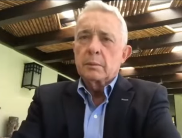 Jueza del caso de Álvaro Uribe lanza fuerte regaño en medio del juicio ...