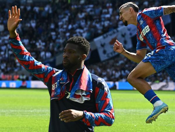 Daniel Muñoz y Jefferson Lerma, los héroes: celebran a rabiar el título de la Community Shield ...