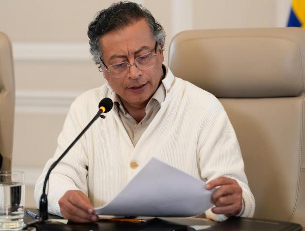 Congreso notifica al presidente Gustavo Petro que consulta popular fue ...