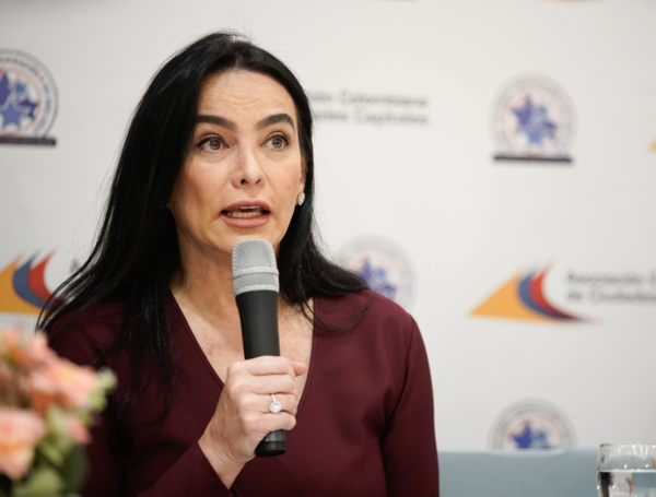 El pulso político entre los alcaldes de Bogotá, Carlos Fernando Galán, y de Medellín, Federico ...