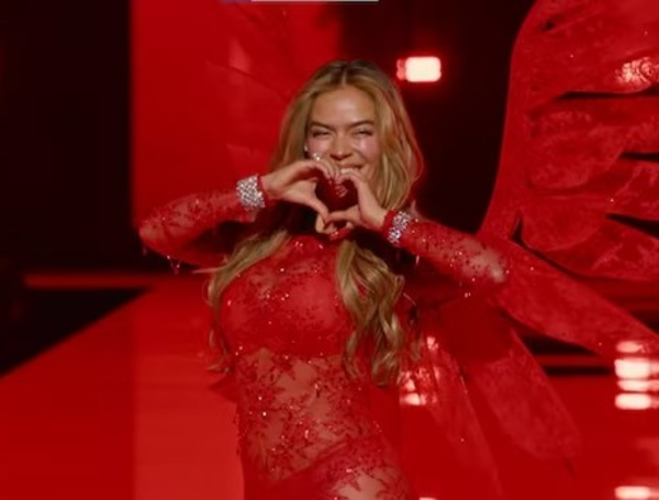 Victoria’s Secret Fashion Show 2025: así fue la presentación de Karol G tras su salida a la pasarela