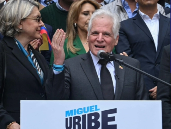 Miguel Uribe Londoño anunció su respaldo a la campaña de Abelardo de la ...