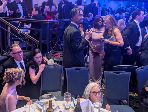 Video del momento exacto cuando evacúan a Donald Trump durante la cena ...