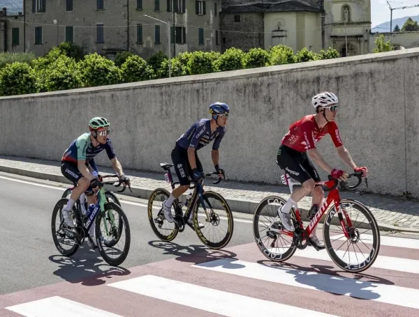 Nairo Quintana tuvo arranque difícil en la Vuelta a Suiza y Sergio ...