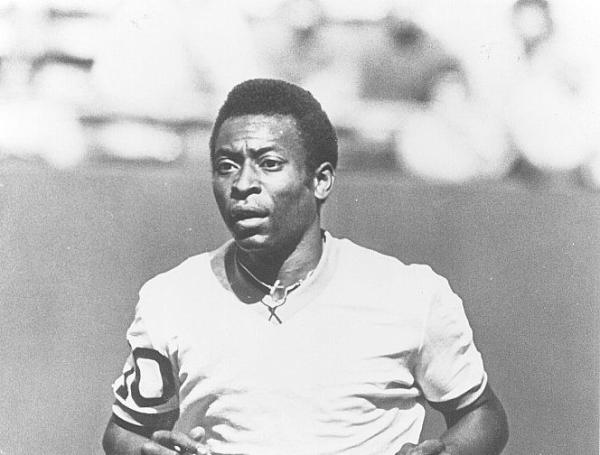Partido de despedida de Pelé hace 40 años en 1977