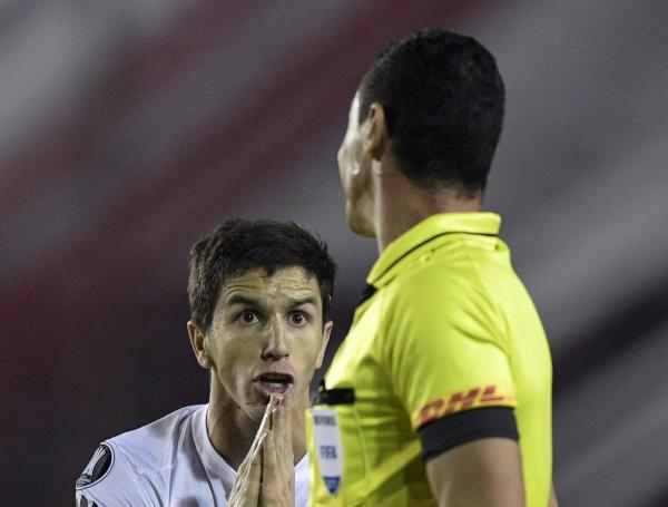 Los errores más graves del árbitro colombiano Wílmar Roldán