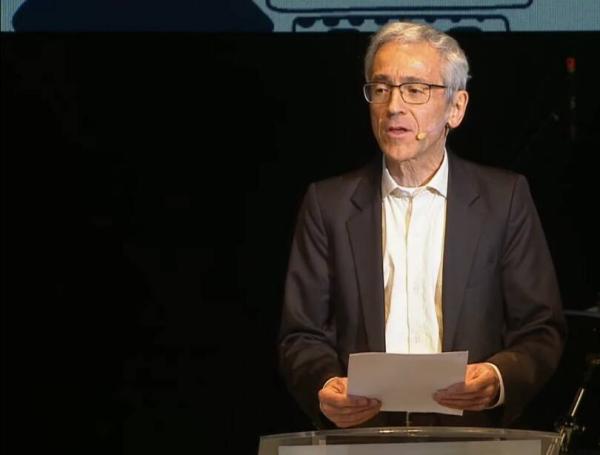 Presidente Petro sale en defensa del padre Francisco de Roux ante ...