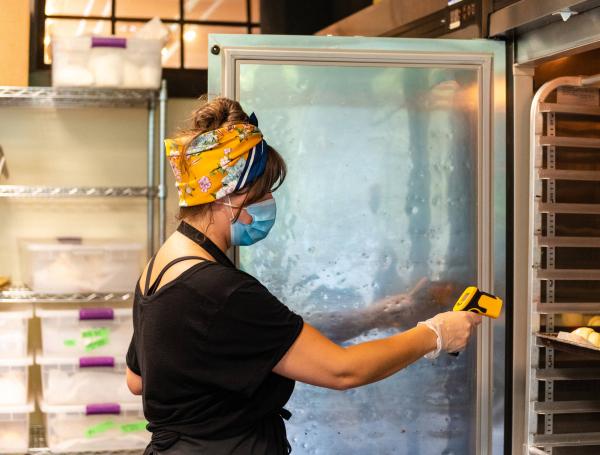 ¿Cómo se utiliza el termómetro en la cocina?