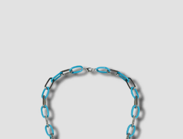 Bizarrap lanza su propia marca de ropa junto a Bershka, prendas ...