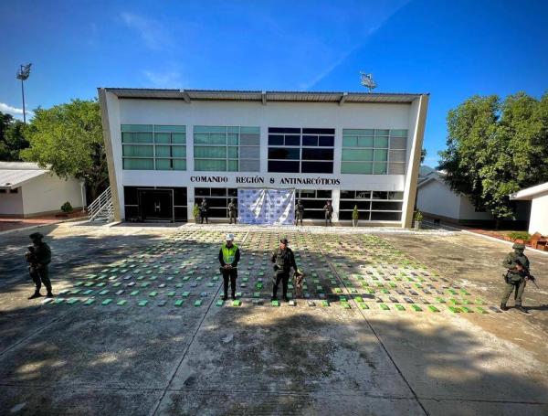 Corrupción: policías estuvieron de rumba con narco que dejaron volar