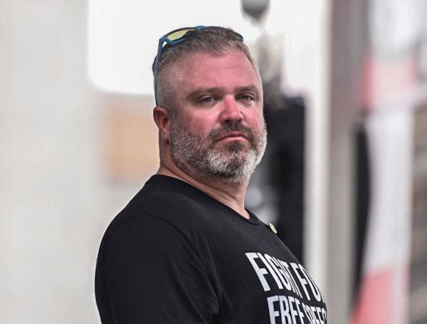 Joseph Biggs, líder de Proud Boys, condenado a 17 años por ataque al ...