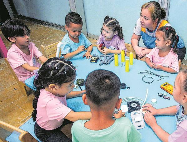 María Montessori y el debate sobre la autonomía infantil: 'Nunca ayudes ...