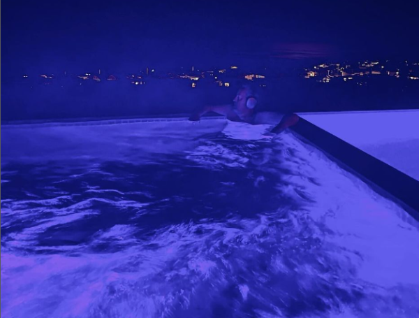 Murió Mathew Perry el actor estrella de Friends: fue encontrado en su casa