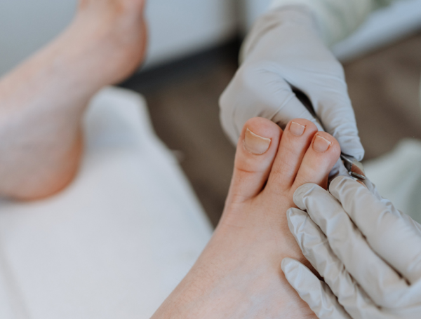 ¿Qué significa que las mujeres se pinten las uñas de los pies, según la ...