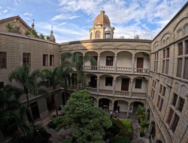 Claustro San Ignacio, el edificio de más de 220 años que cuenta la historia de Medellín