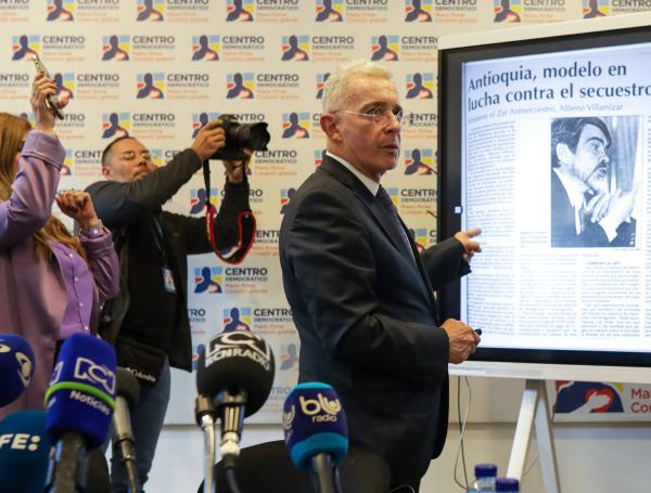 Centro Democrático arremete contra Iván Cepeda por caso de Álvaro Uribe