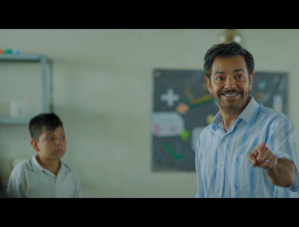 Eugenio Derbez regresa como el maestro de una niña genio en la película ...