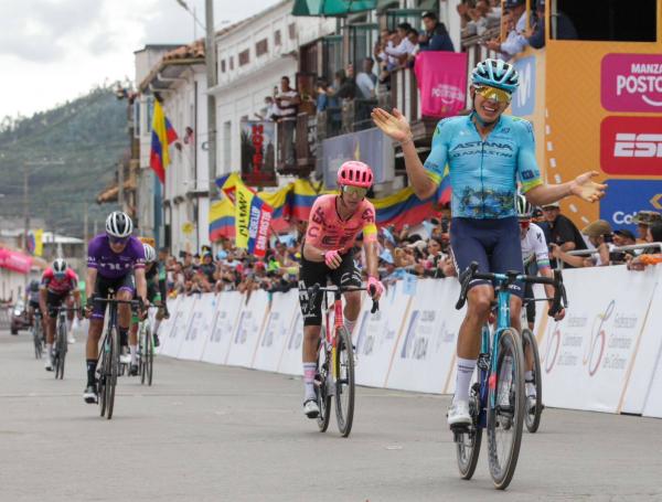 Harold Tejada y Egan Bernal rompen el reloj en etapa clave de la Vuelta ...