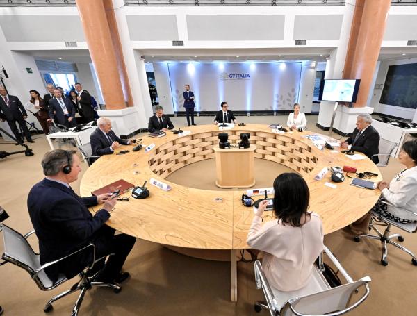 Los líderes del G7 empiezan a llegar al sur de Italia para una cumbre ...