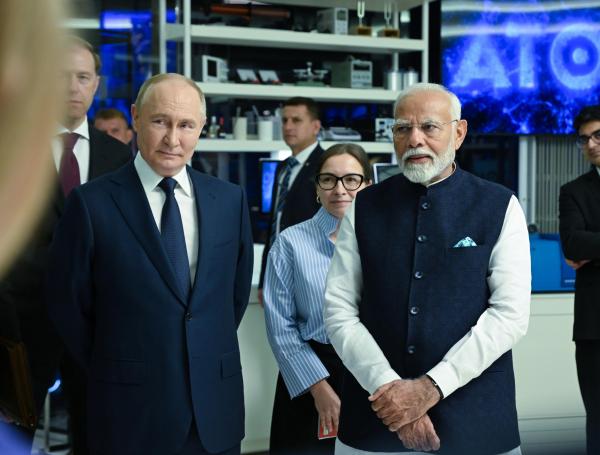 Vladimir Putin recibe al primer ministro de la India, Narendra Modi ...