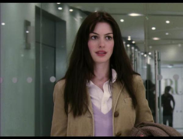 Anne Hathaway, fan enamorada del Arsenal: canta el himno del club tras ...