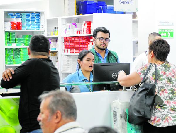 Luis Carlos Leal dejaría la Superintendencia de Salud: ¿quiénes suenan ...