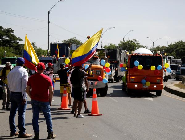 EN VIVO | Paro de transportadores en Colombia por aumento del ACPM ...
