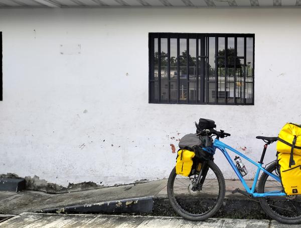 Jaime Roldán, un paisa que está viajando en bicicleta desde Medellín ...