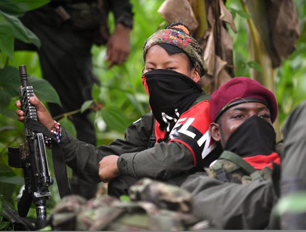 Chocó: hombres armados queman varios vehículos de carga en la vía ...