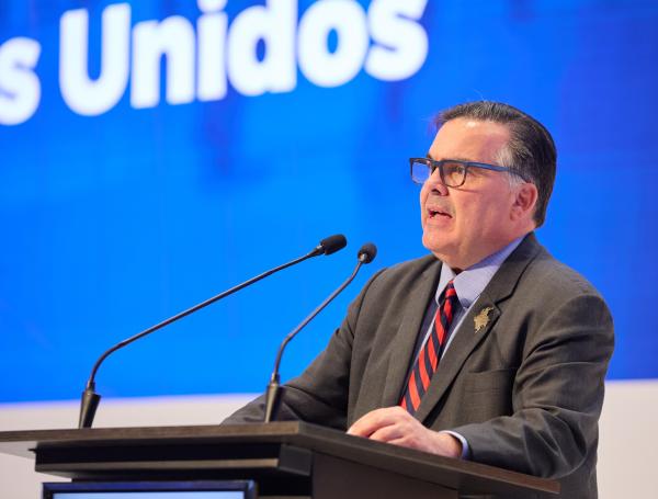 Donald Trump anuncia a Daniel J. Newlin como nuevo embajador de Estados ...