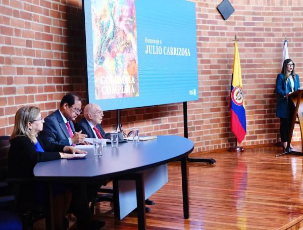 Julio Carrizosa Umaña: el ambientalista que intenta explicar la ...