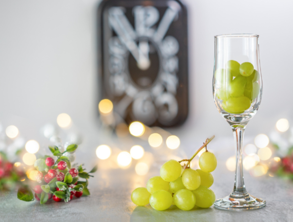 ¿De dónde nació la costumbre de comerse 12 uvas en Fin de Año?
