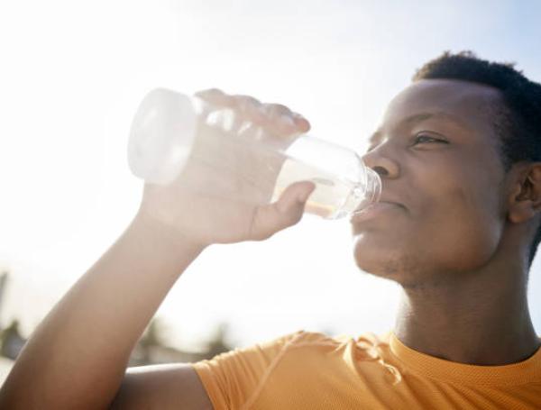¿Cuál es la temperatura ideal para beber agua? Fría, caliente o tibia ...